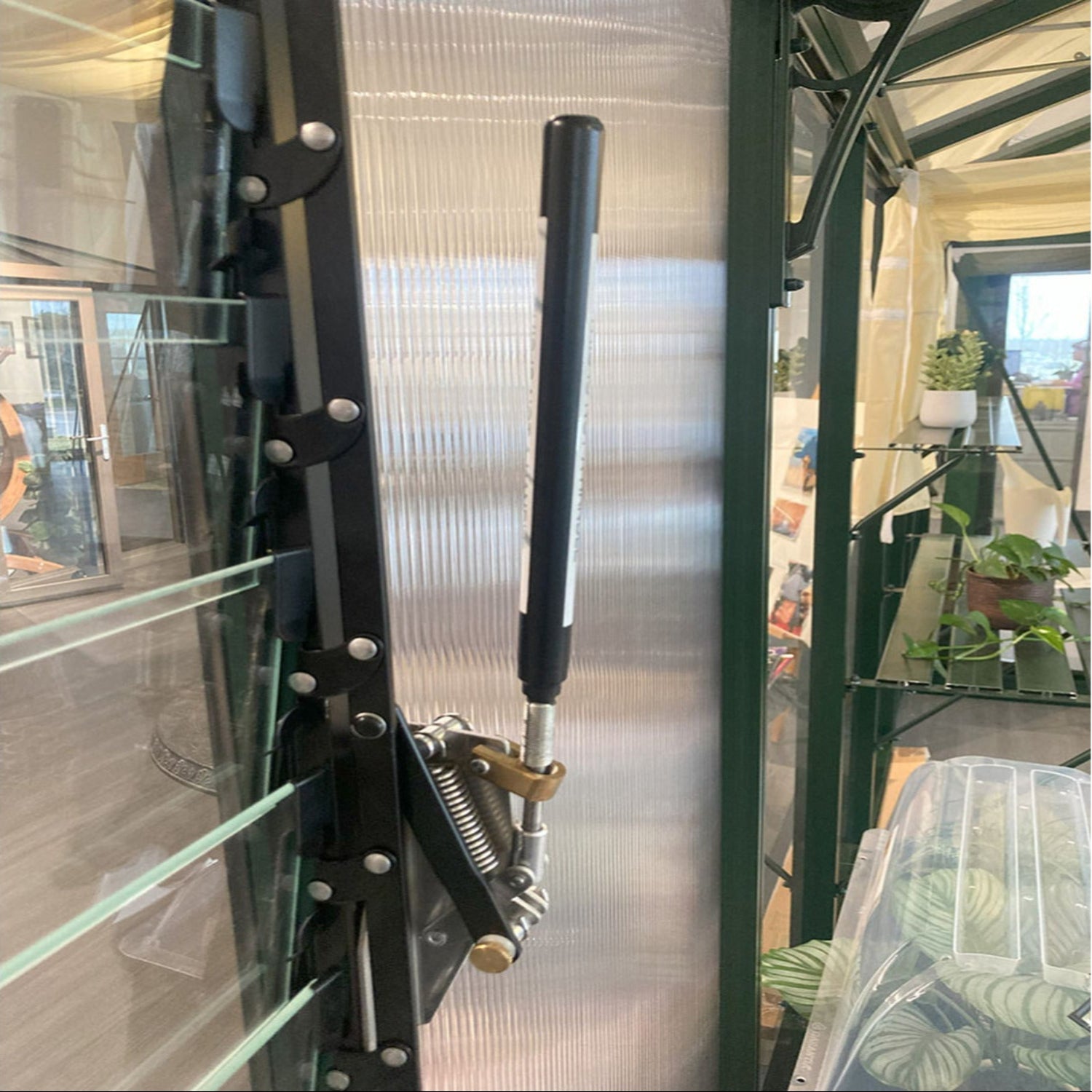 Janssens | Automatic Opener for Louvered Window – MyGreenhouseStore.com